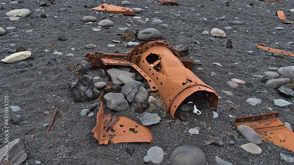Rusty remains of the wreck of Grimsby fishing trawler Epine (GY7 ...