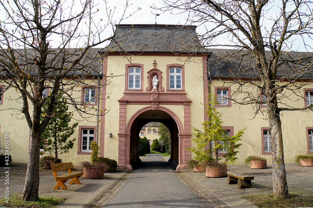 Kloster Steinfeld, ehemalige Prämonstratenserabtei - Steinfeld ...