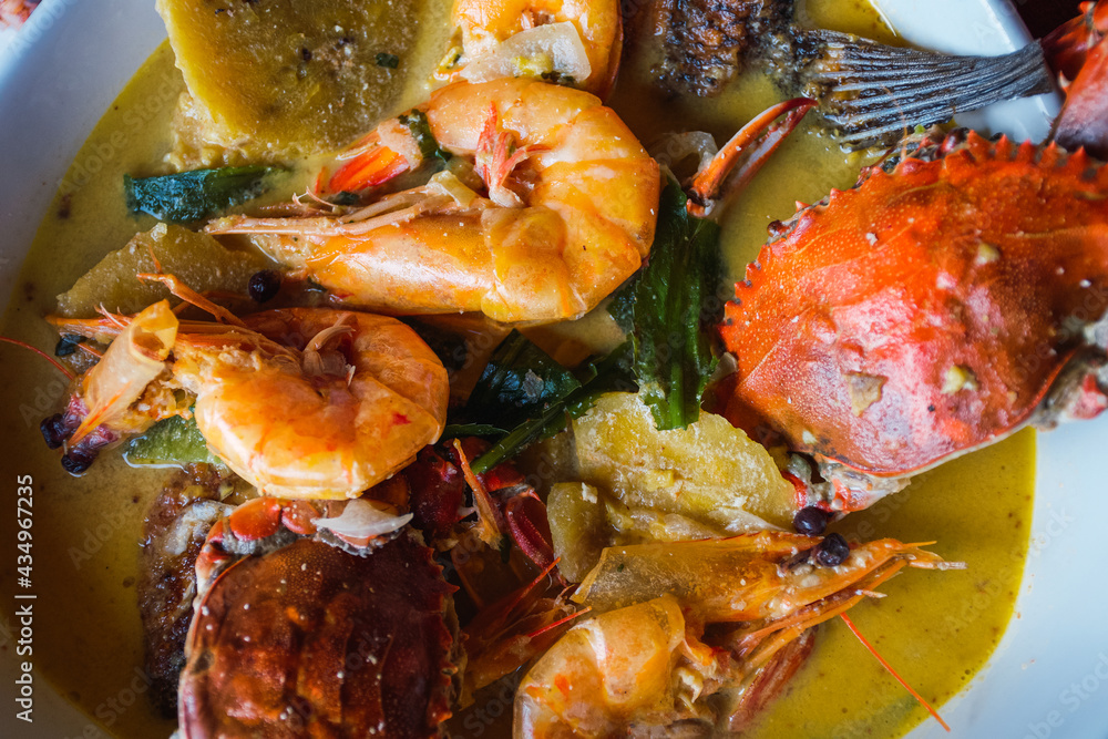 Foto de Stock Caldo de mariscos guatemalteco: El Tapado. Comida ...