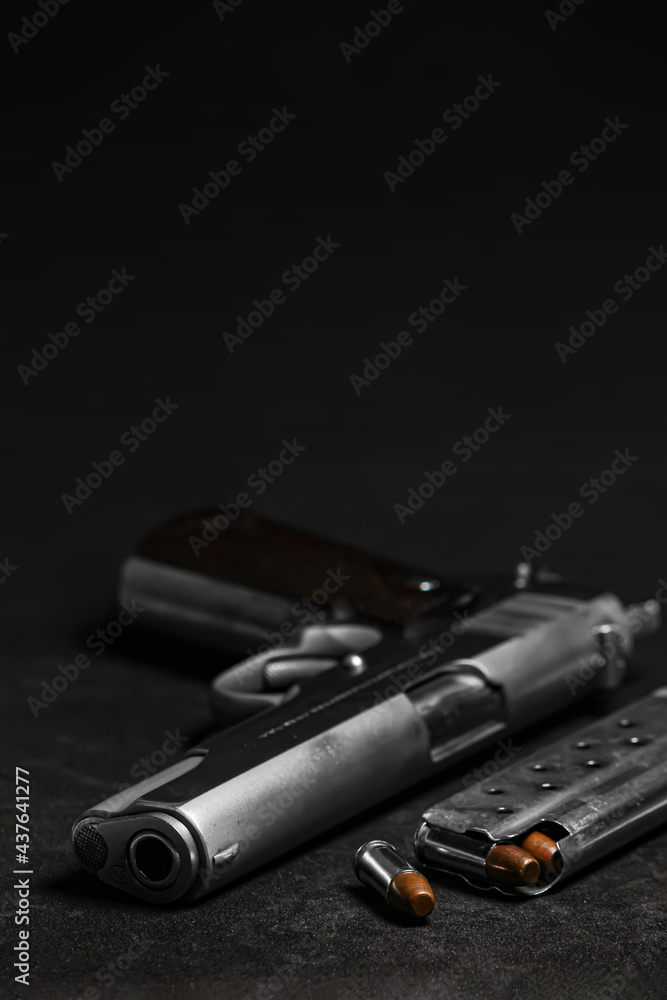 Foto stock di Automatic white gun stainless steel pistol weapon model ...