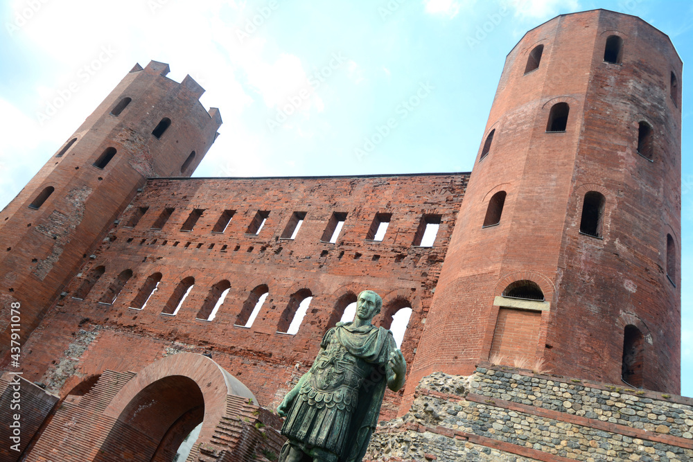 The Porta Palatina was the Porta Principalis Dextera which allowed ...