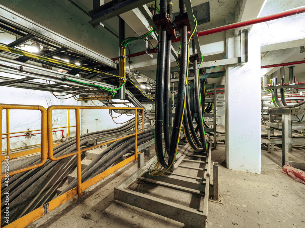 Fotografie Power cables and instrument cables were installed with cable ...