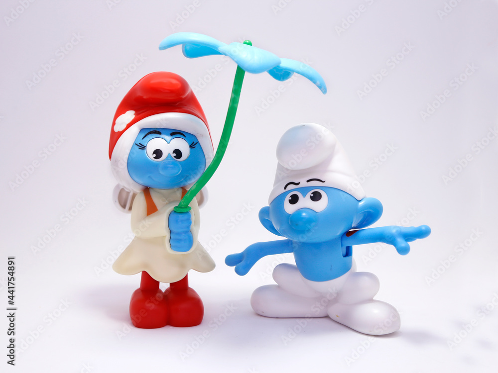 The smurfs. SmurfWillow and hefty. Smurfette from the movie The Smurfs ...