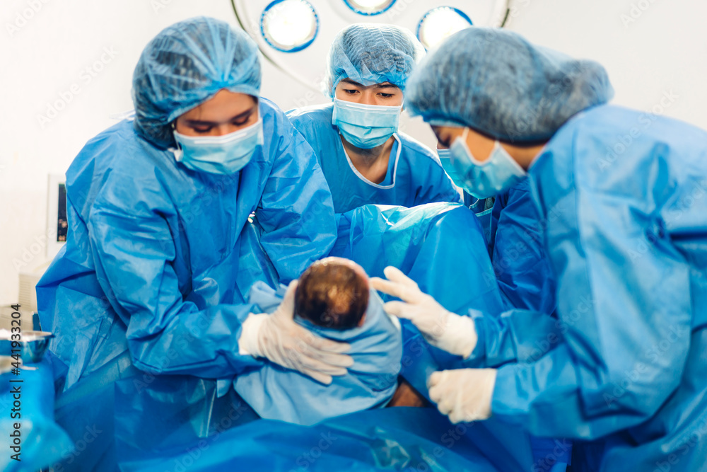 Professional anesthesiologist doctor medical team and assistant is ...