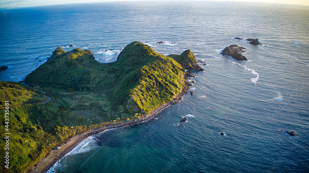 Playa, dunas, atardecer, corral, caballos y mar Stock Photo | Adobe Stock