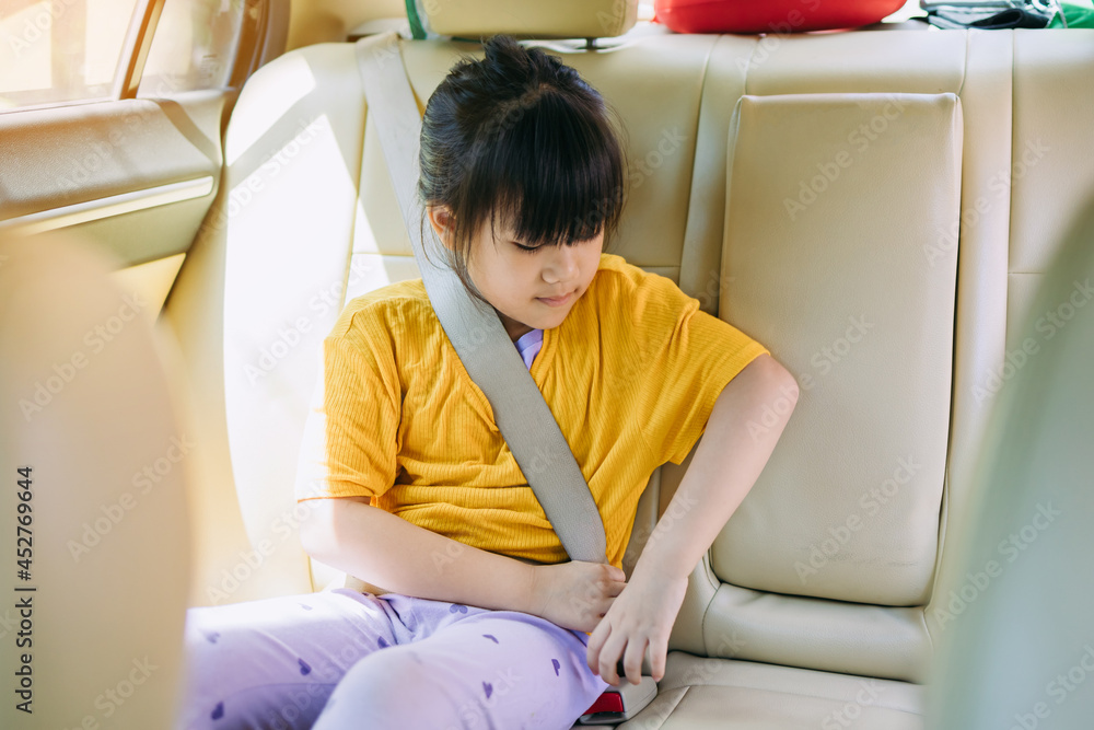 Kids can start wearing a regular seatbelt in car when kids are between ...