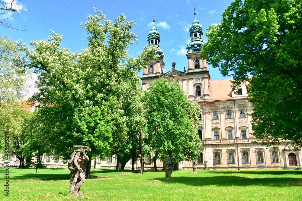 zespol klasztorny w Lubiazu na Dolnym Slasku, najwieksze opactwo ...