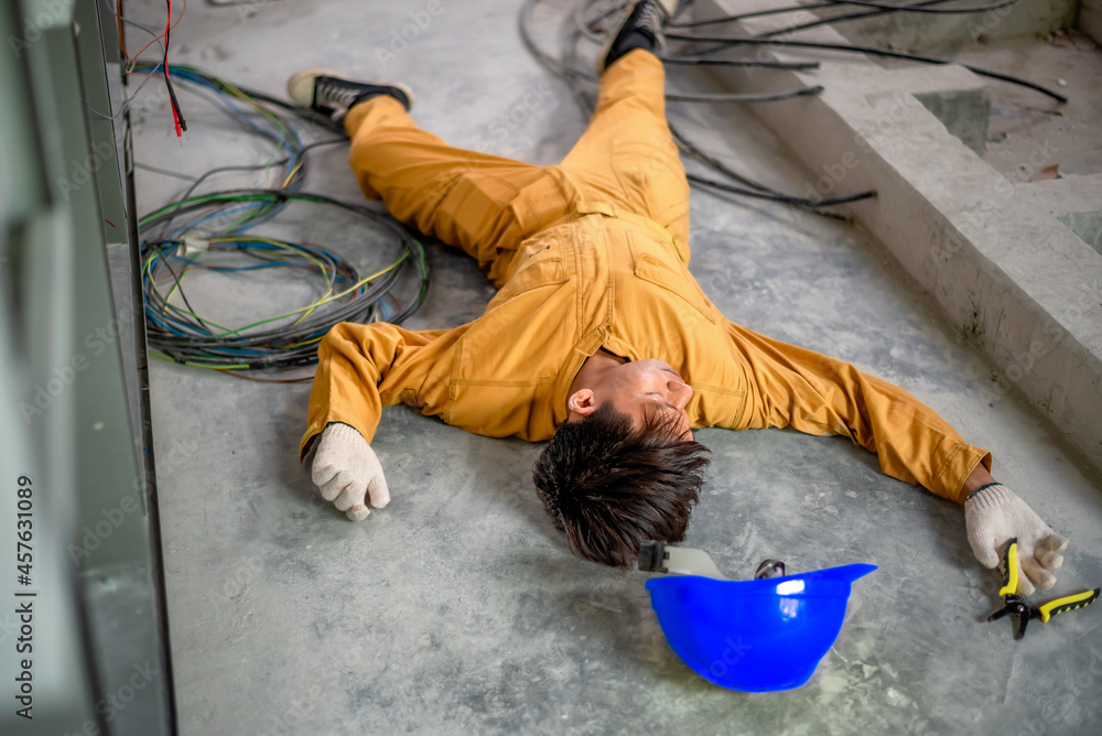 Electric worker suffered an electric shock accident unconscious ...