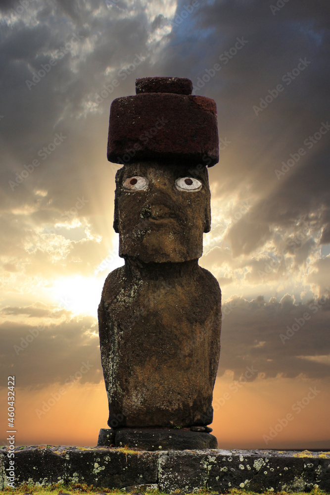 Moai Ahu Ko Te Riku close up, Easter Island-Rapa Nui, Polynesia, Chile ...
