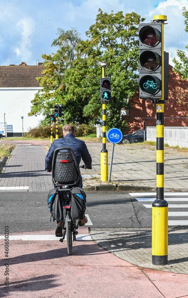 carrefour transport feu rouge circulation velo cycliste environnement ...