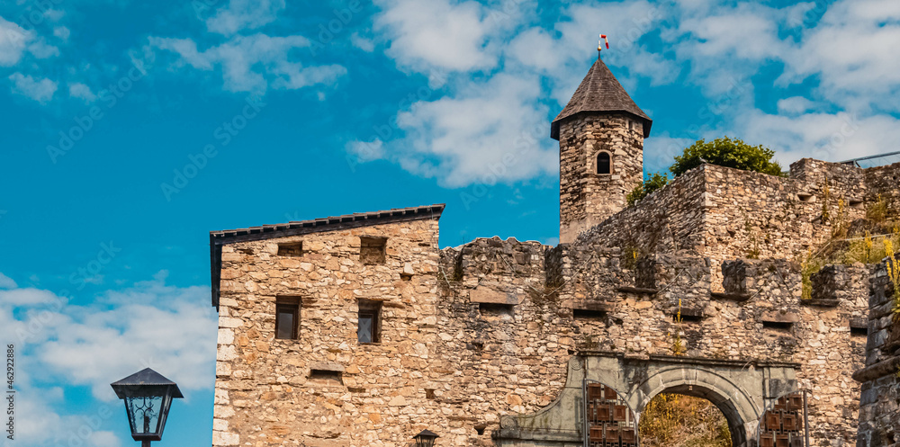 Beautiful alpine summer view at the famous Landskron castle ruins ...