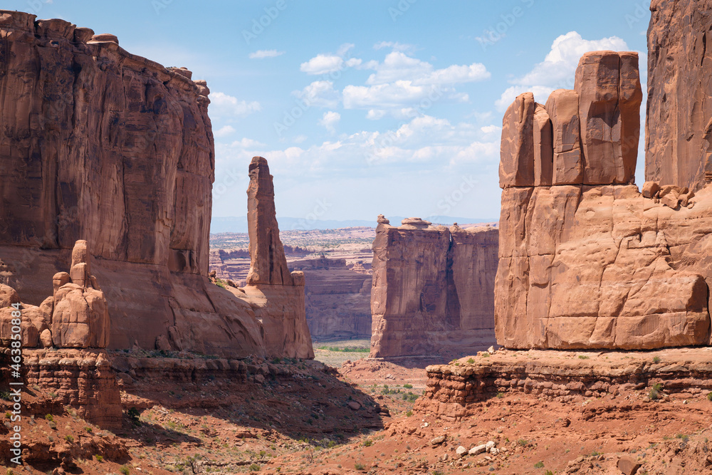 Red sandstone towers and cliff features in Arches National Park, Utah ...