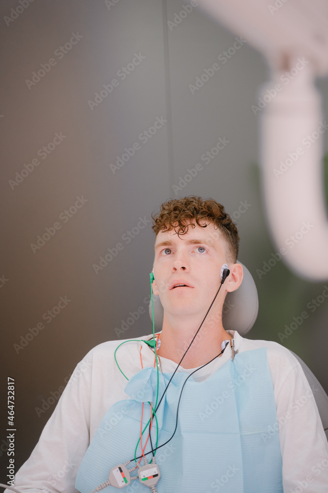 Setting and determining bite and position of jaws with the help of a ...