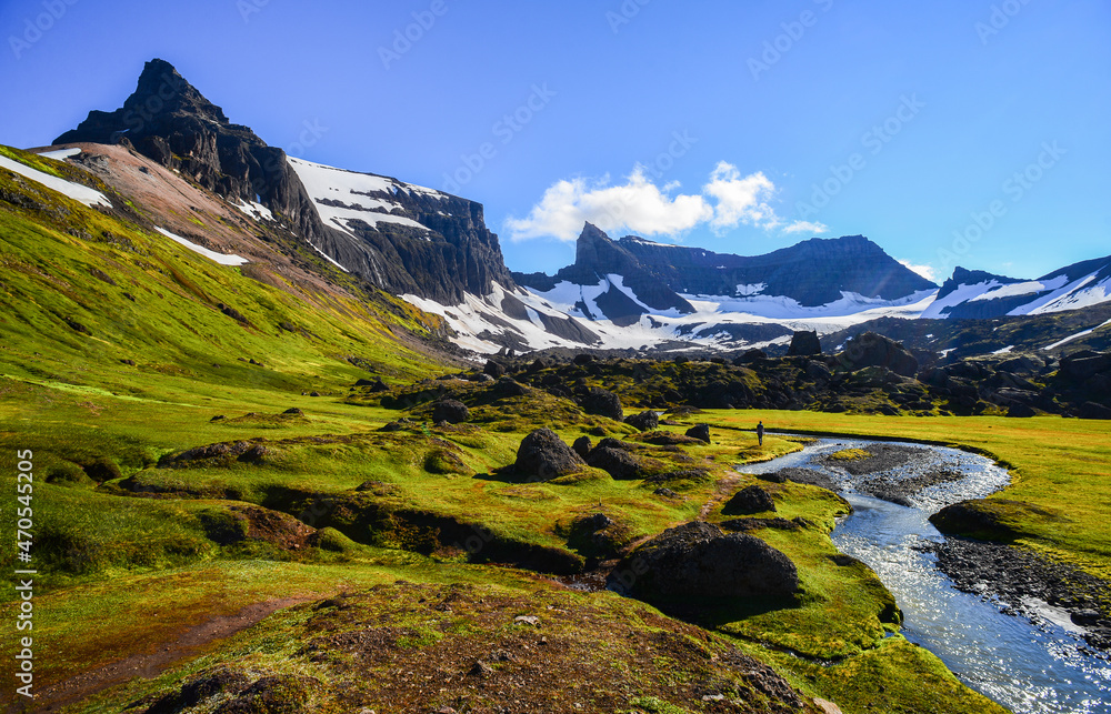 The boulders, peaks and crystal clear rivers of the Stórurð valley ...