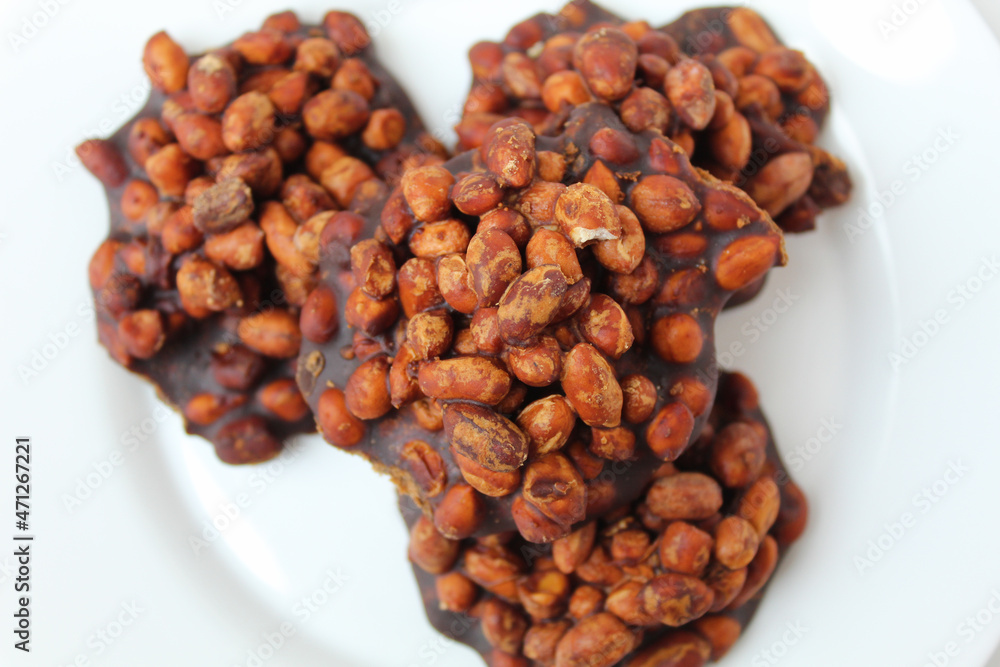 Gula kacang, is a traditional snack from Indonesia, made from roasted ...