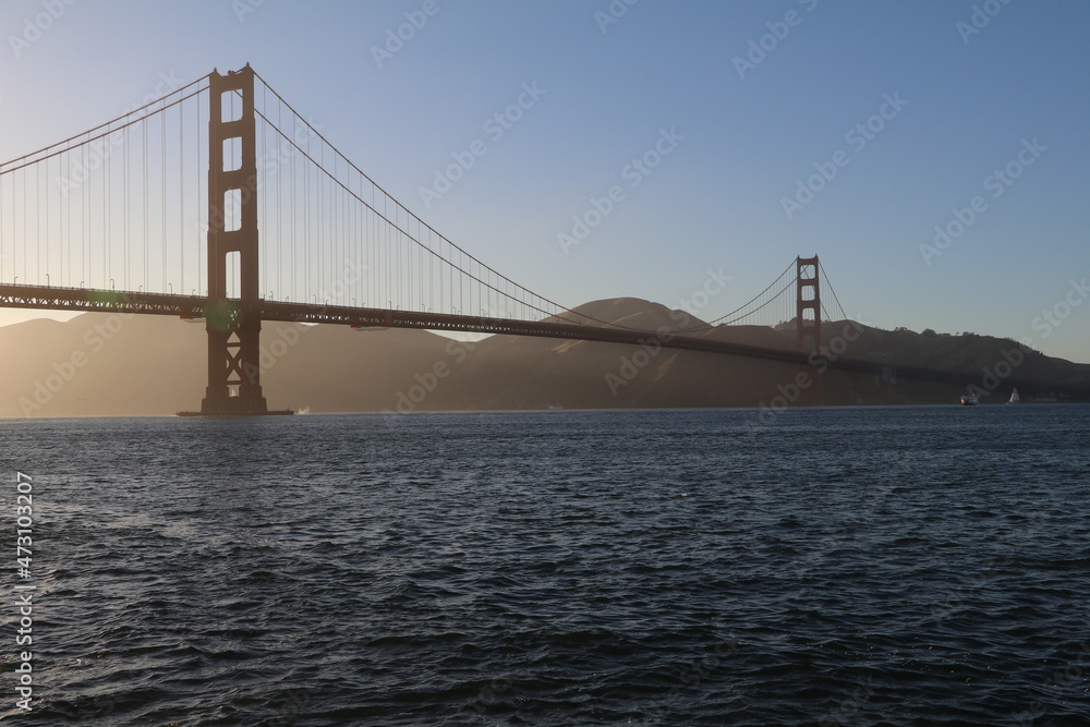 Foto de Stock Amazing walk at the Golden Gate Bridge in San Francisco ...