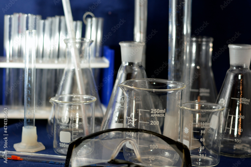 Set of laboratory glassware Chemical and biological science laboratory ...