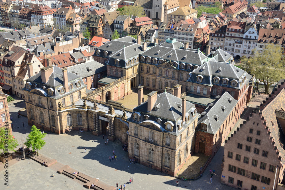 Vue sur le palais Rohan (musée des beaux-arts et des arts décoratifs) à ...