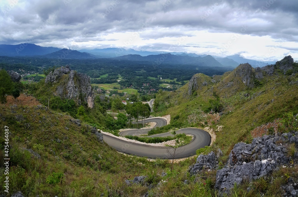 The winding roads of Burake hills where stand the statue of Jesus ...