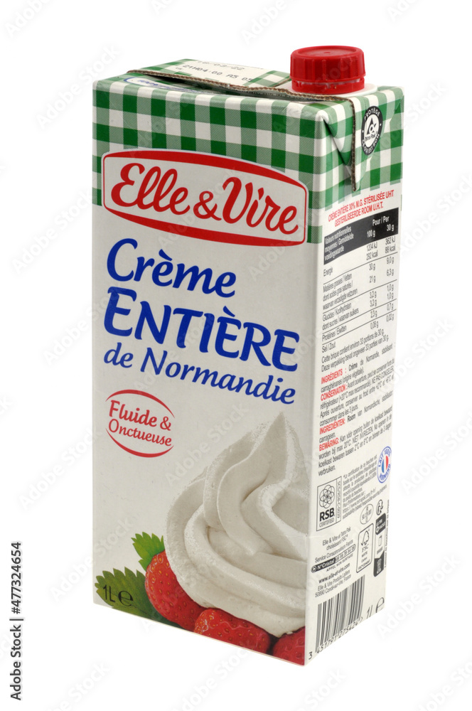 Brique de crème fraîche entière de la marque Elle & Vire en gros plan ...