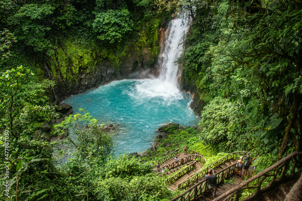 Foto de Stock Turquoise Rio Celeste waterfall, Tenorio Volcano National Park, Guanacaste, Costa ...