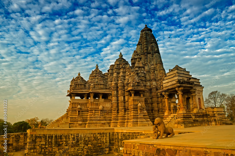 Beautiful image of Kandariya Mahadeva temple, Khajuraho, Madhyapradesh ...