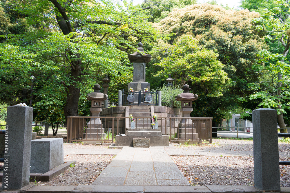 Стокове фото Tokyo, Japan - Mar 20 2019 - Tomb of Shogitai Warriors at ...
