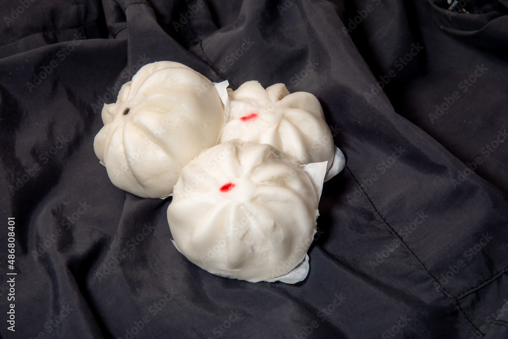 Steamed Dumplings Dim Sum Asian street food in bamboo basket steamer ...