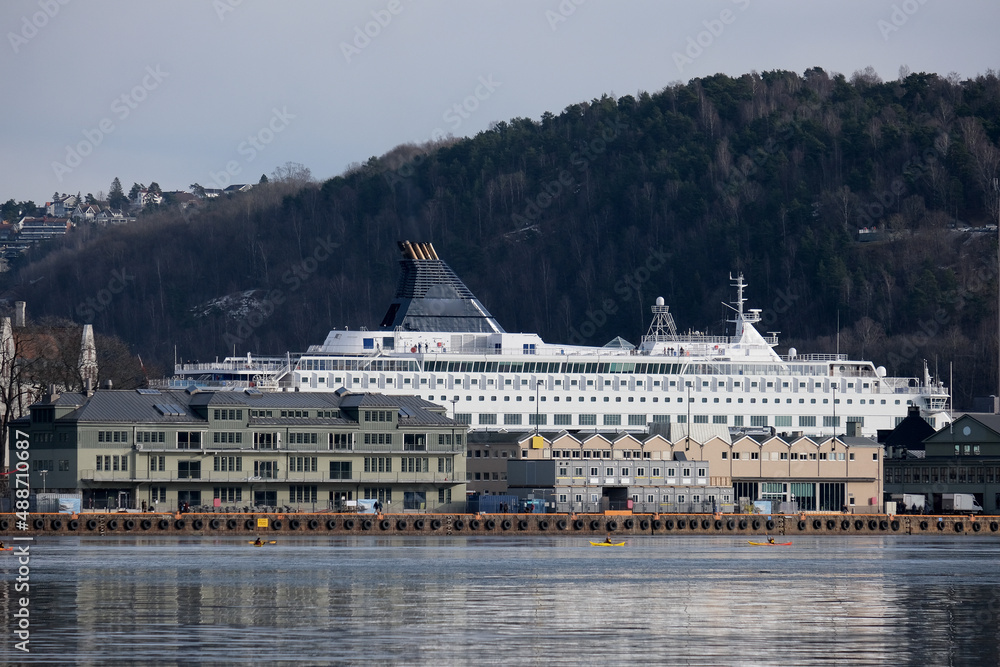 RoRo passenger and car ferry Pearl Seaways docked at pier in port of ...