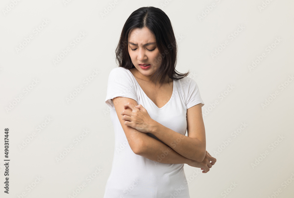 Asian women have skin problems She felt irritation on her skin. Skin ...