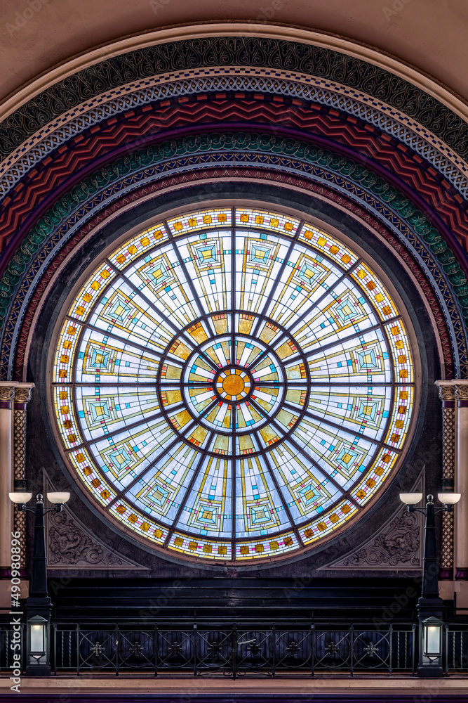 Photo Stock An ornate and enormous round stained glass rose window ...