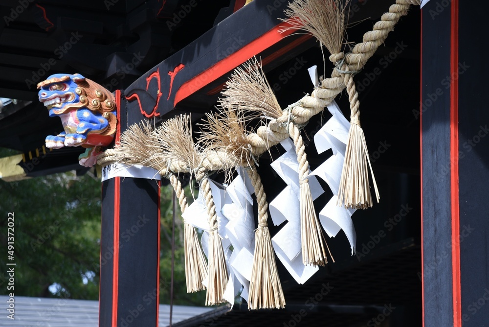 Foto de Stock The culture and tradition of Japanese shrines Shimenawa ...