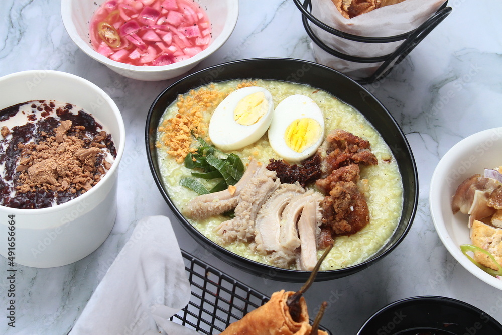 Freshly made Filipino food called Goto or rice porridge with ox tripe ...