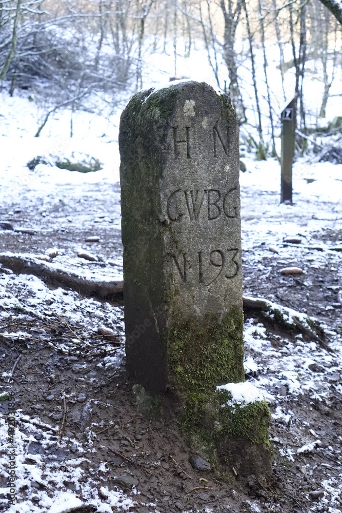ภาพถ่าย Stock Old boundary stone, H N = Herzogtum (Duchy) Nassau ...