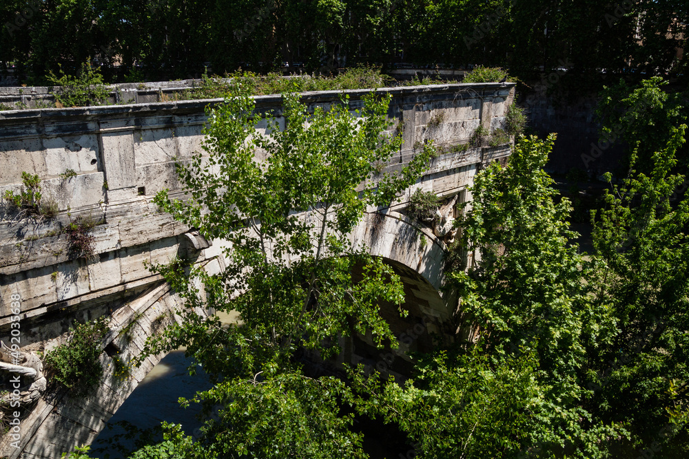 Foto de Stock Pons Aemilius (Ponte Emilio or Rotto). Ancient Roman ...