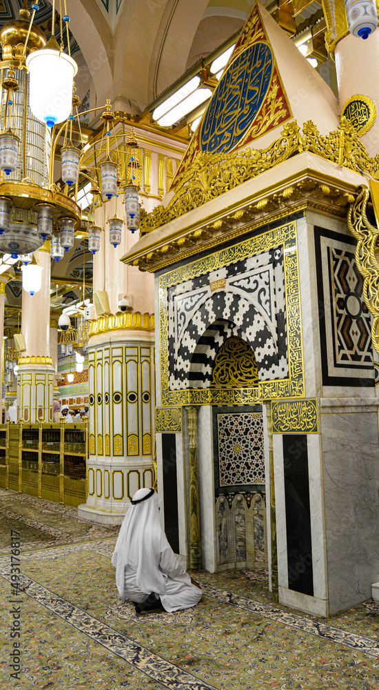Foto de Stock Prophet Mohammed Mosque - inside Al Masjid an Nabawi ...