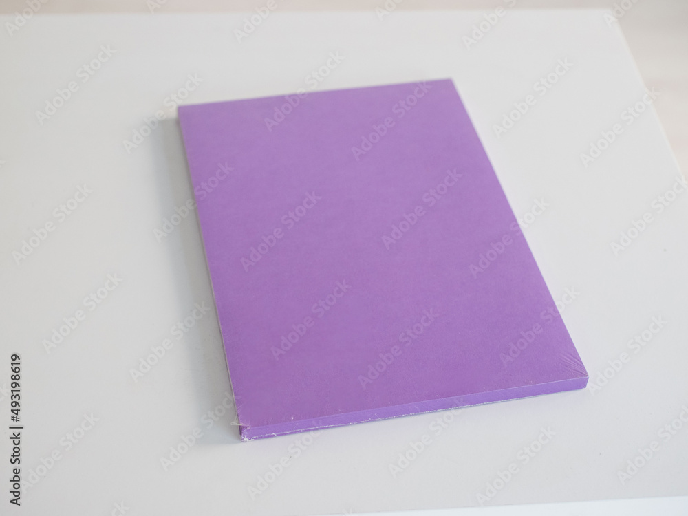 Hoja de colores para manualidades Stock Photo | Adobe Stock