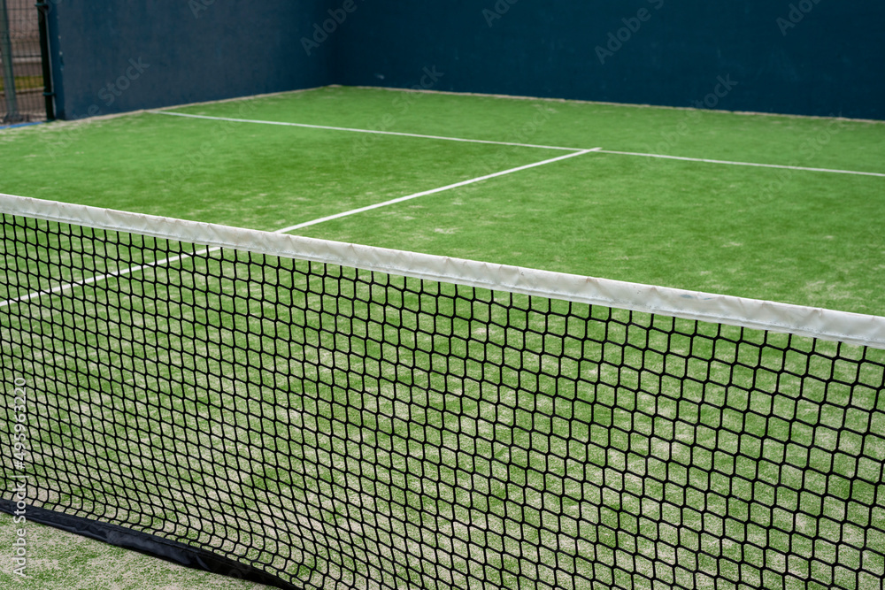 PISTA DE PADEL PAREDES HORMIGON Stock Photo | Adobe Stock