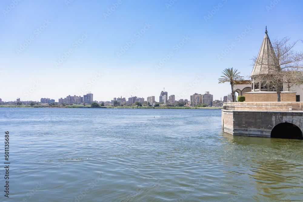 Foto de Stock The Great Pyramid of Giza is a defining symbol of Egypt ...