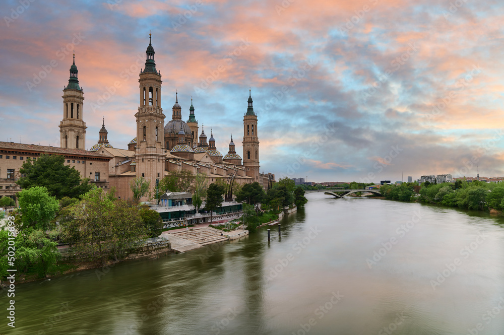 Basilica of Nuestra Señora del Pilar seen from Puente de Piedra bridge ...