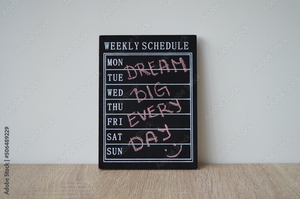 Foto de Stock Weekly schedule from Monday to Friday with Dream Big ...