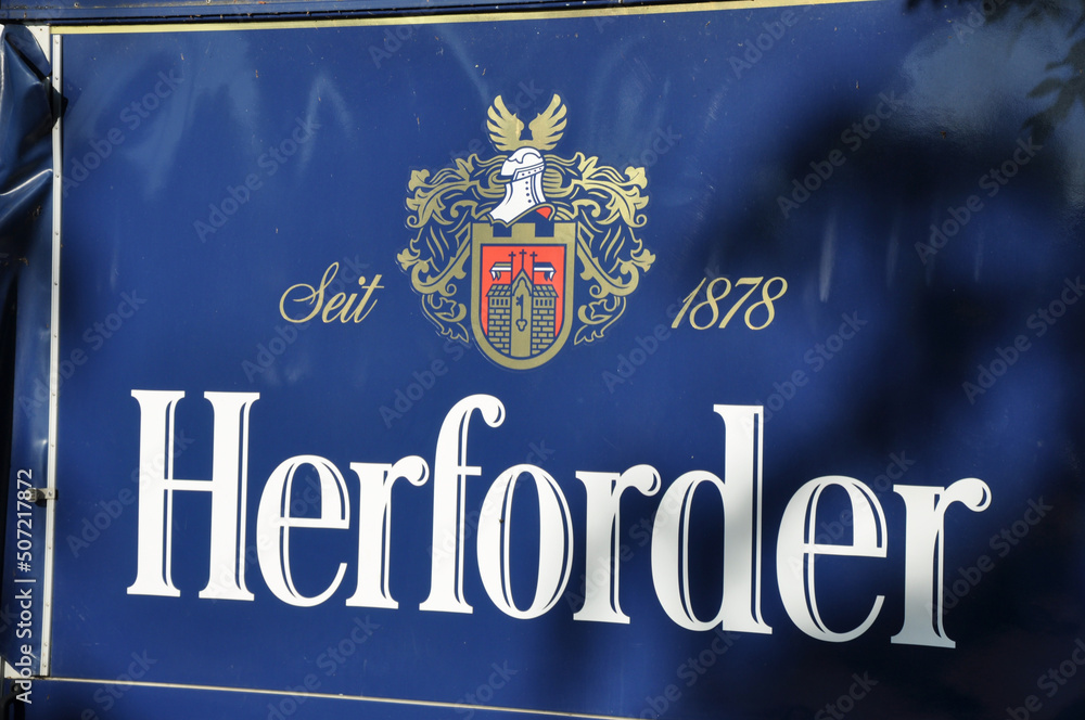 Herforder Pils Logo auf Getränkewagen: Bierreklame, Werbung für Markenbier Stock Photo | Adobe Stock