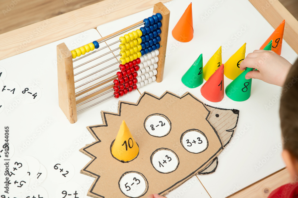 Hedgehog and numbers. Learning math. Calculation game for children ...
