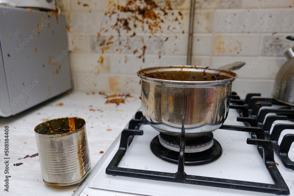 Oil stains on the walls, dirty stains on kitchen wall, Dirty Cooking ...