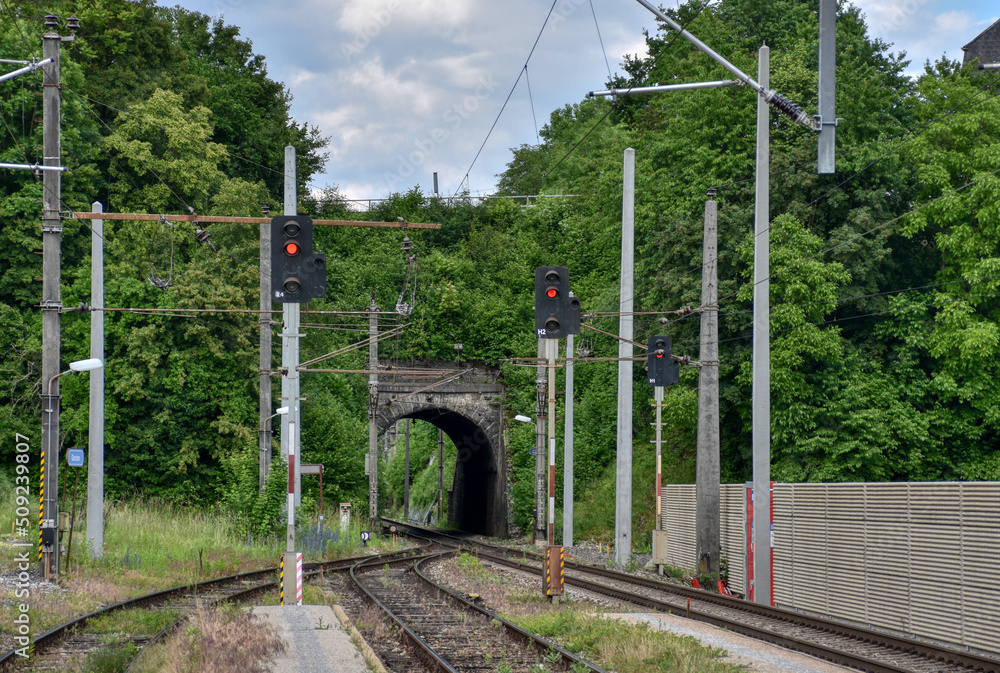 Garsten, Bahnhof, Einfahrt, Rudolfsbahn, Tunnel, Gleis, Gleise ...