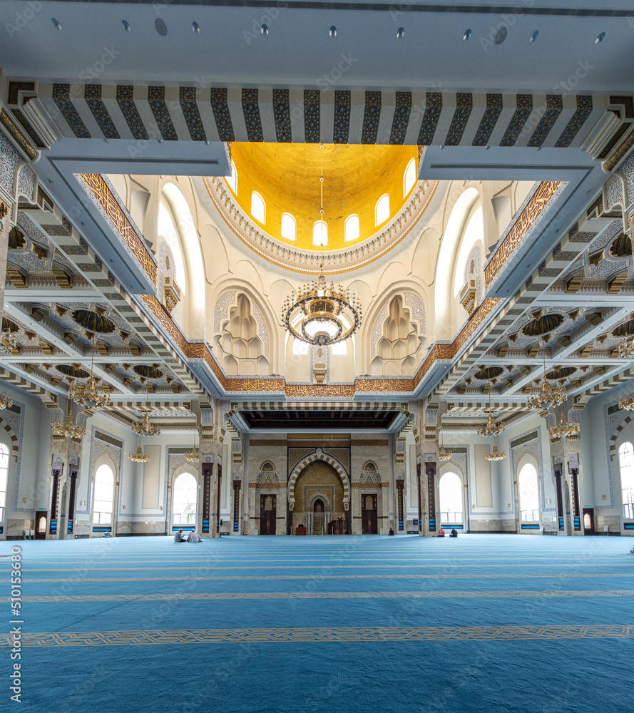 Beautiful islamic architecture of Masjid Sri Sendayan the new and the ...