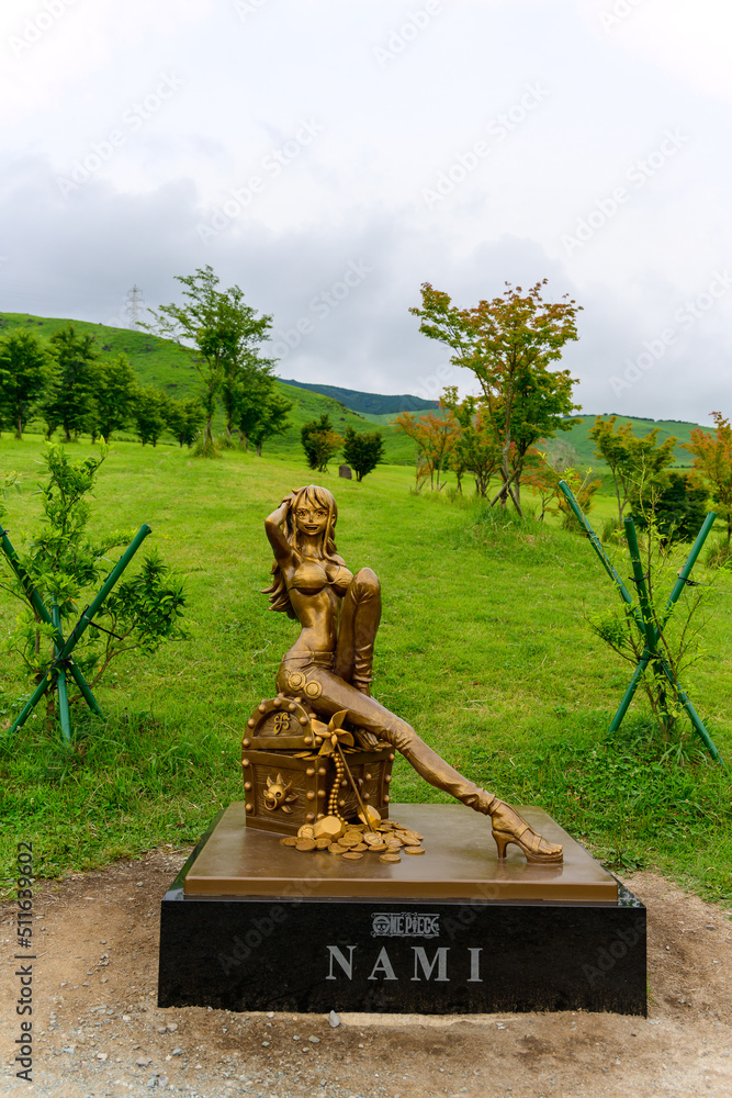 ONE PIECE NAMI （ワンピース ナミ像） ONE PIECE NAMI (One Piece Nami statue) 復興へ舵を ...