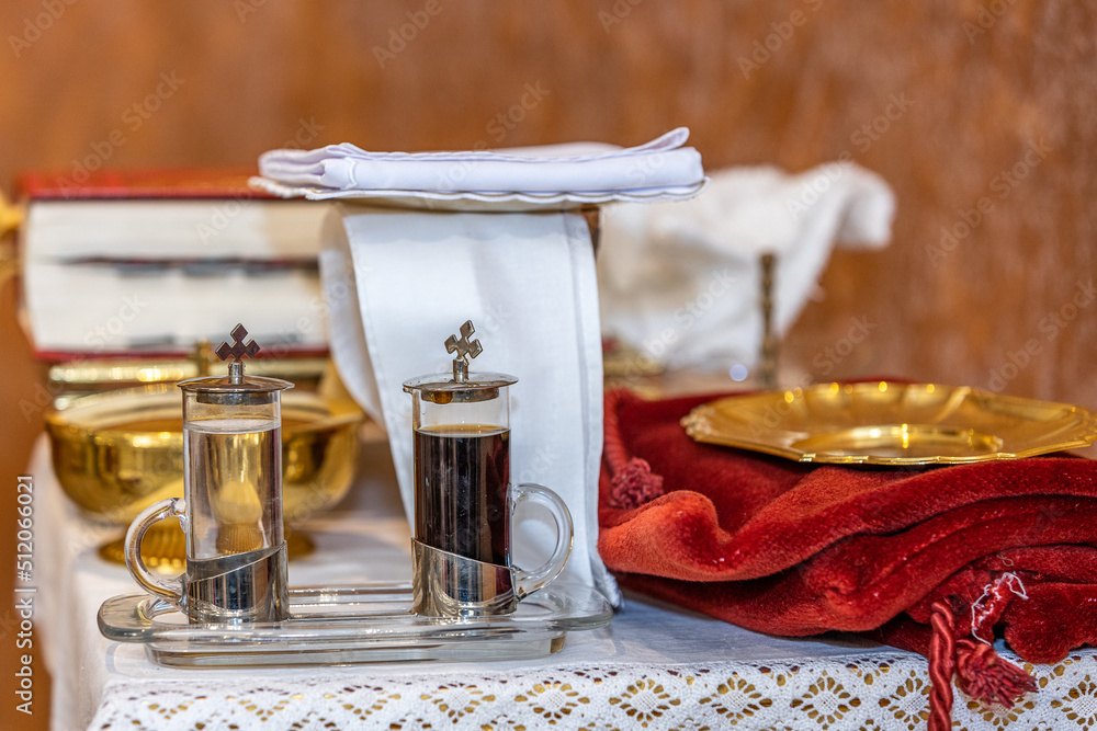 Elementos religiosos utilizados en celebraciones eclesiásticas ...