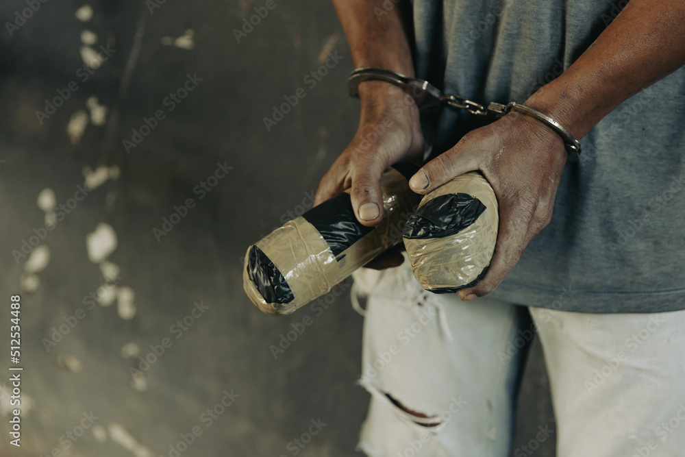 Drug traffickers were arrested along with their heroin. Police arrest ...