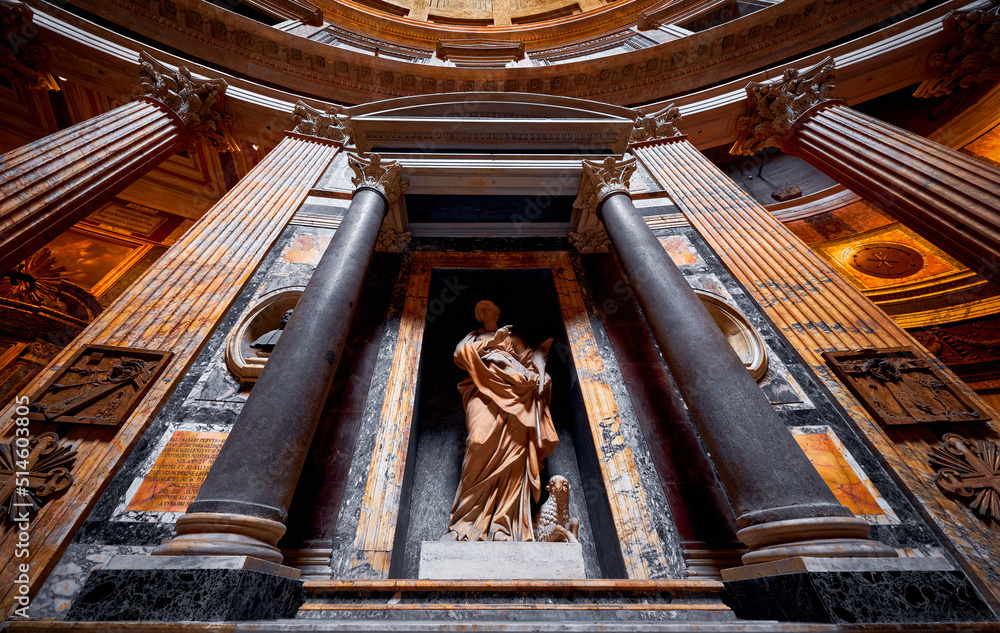 Rome, Italy. Ancient medieval statue in the ancient roman Pantheon ...